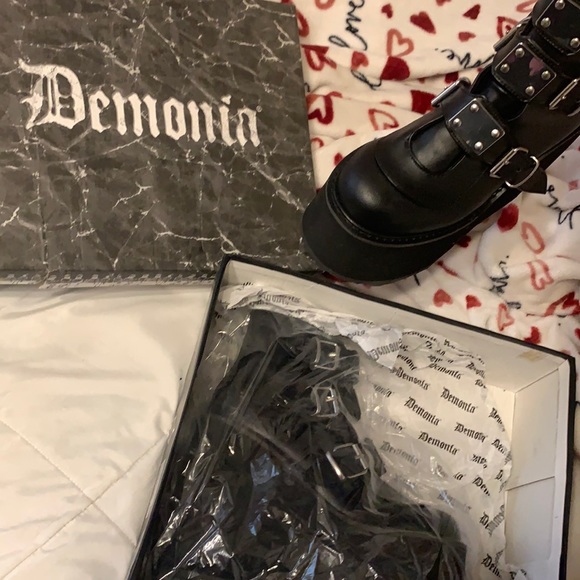 Demonia | Shoes | Demonia Original Matte Low Trinity Boots | Poshmark